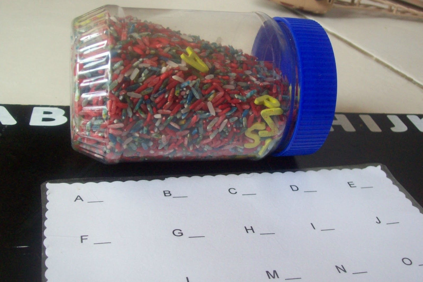 The Homeschool Hut: Alphabet i-spy jar