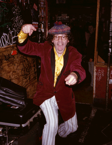 3D GIF Photography: Nardwuar with The Evaporators and Thee Goblins ...