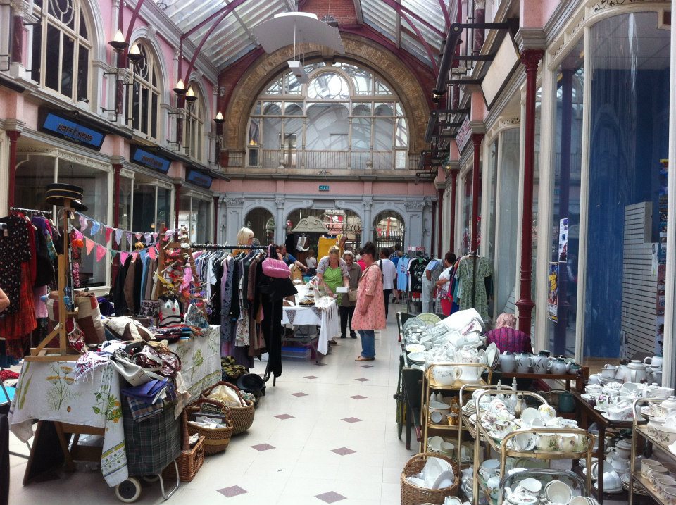 Katie and Nina's Cloud: Boscombe Vintage Market