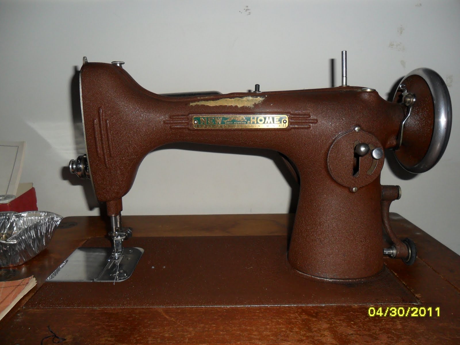 Knit Work: A New Find, Old Sewing Machine.
