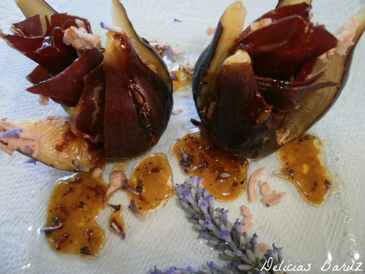 Delicias baruz: BREVAS CON CECINA, VIRUTAS DE FOIE Y VINAGRETA DE ...