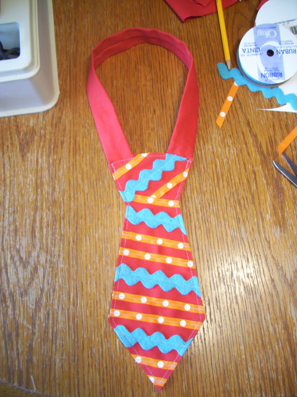 Peachy Keen Crafting Queens: Necktie Treat Bag for Father's Day
