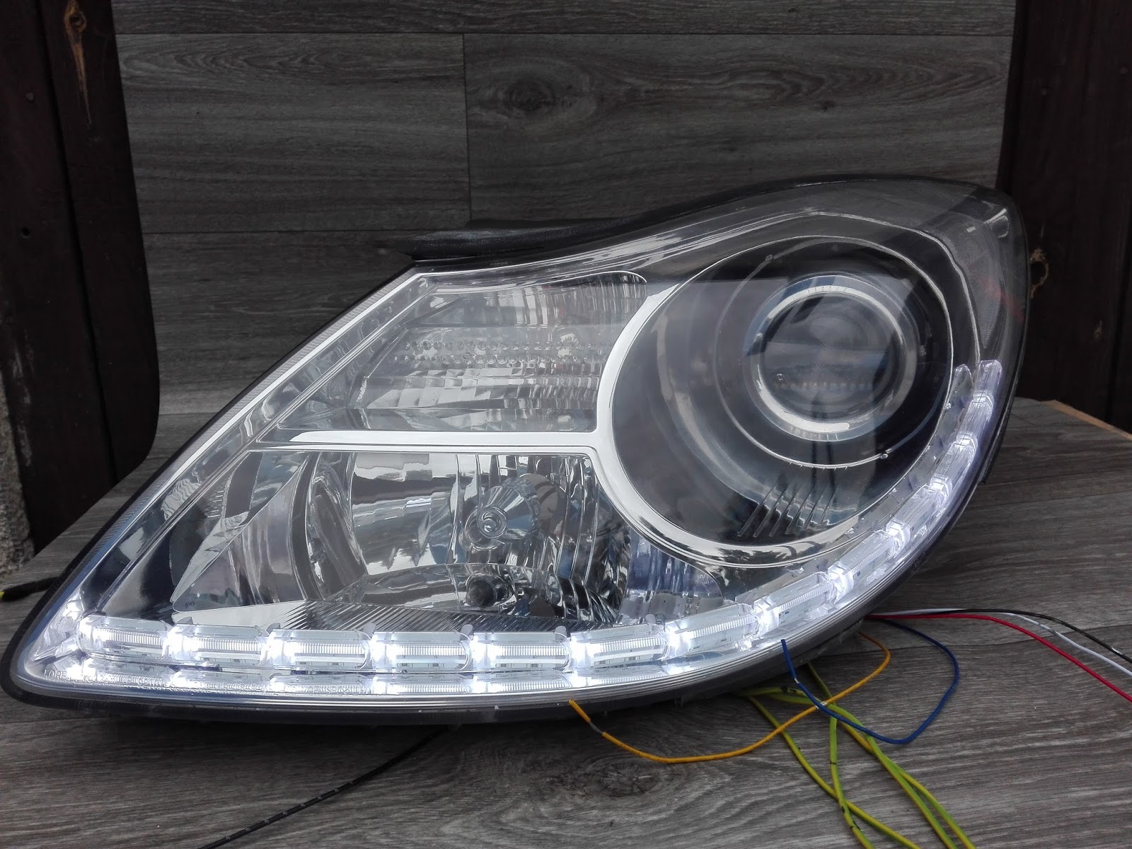 Naprawa świateł samochodowych: Montaż listwy LED do jazdy dziennej w ...