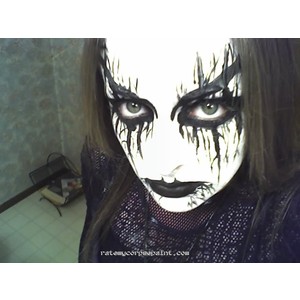 FashionDiary-Douchebag: Dark and darker, corpse paint.