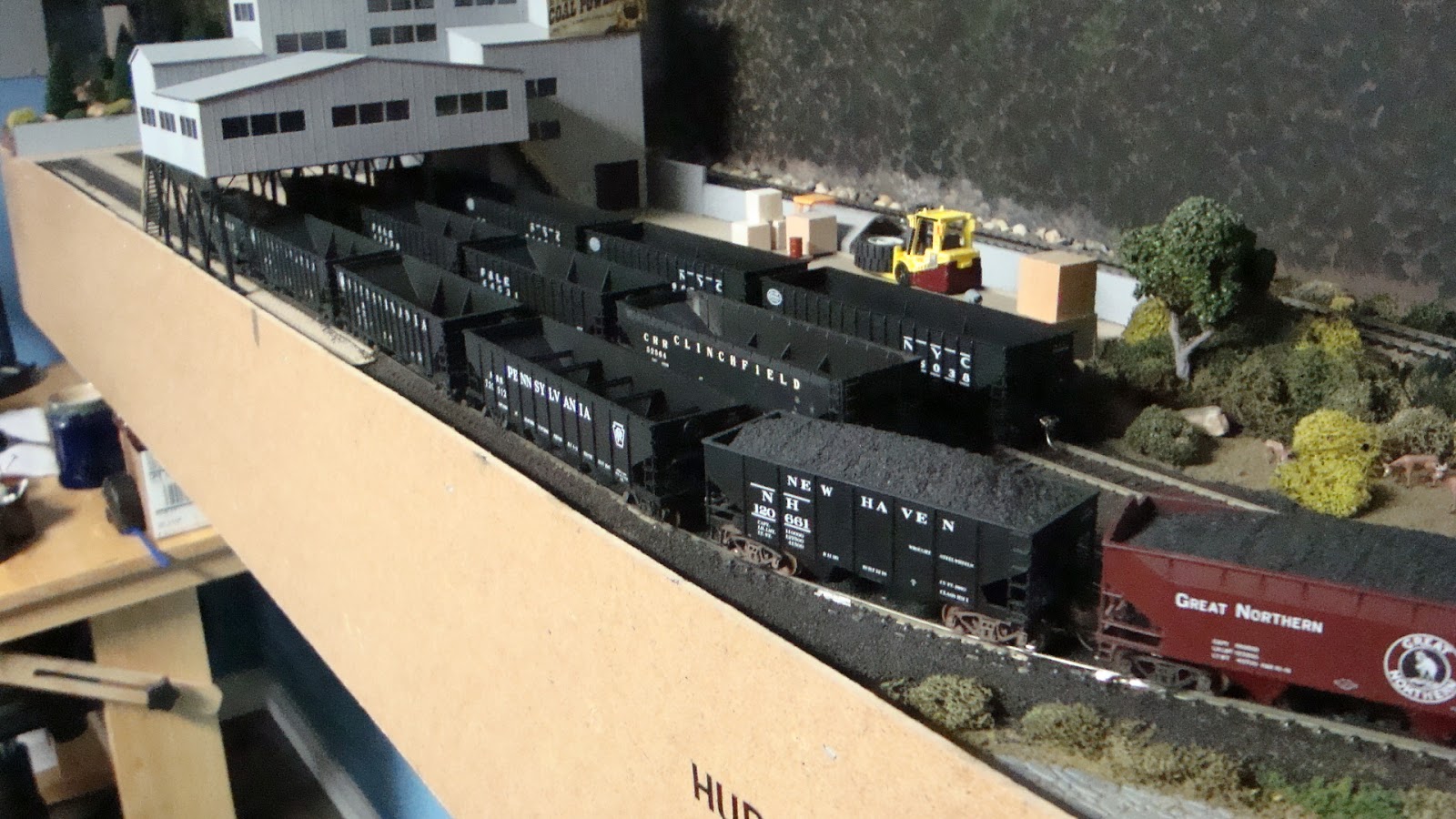 New York Central Train Layout: Penn Central Unit Coal Train / Unit ...