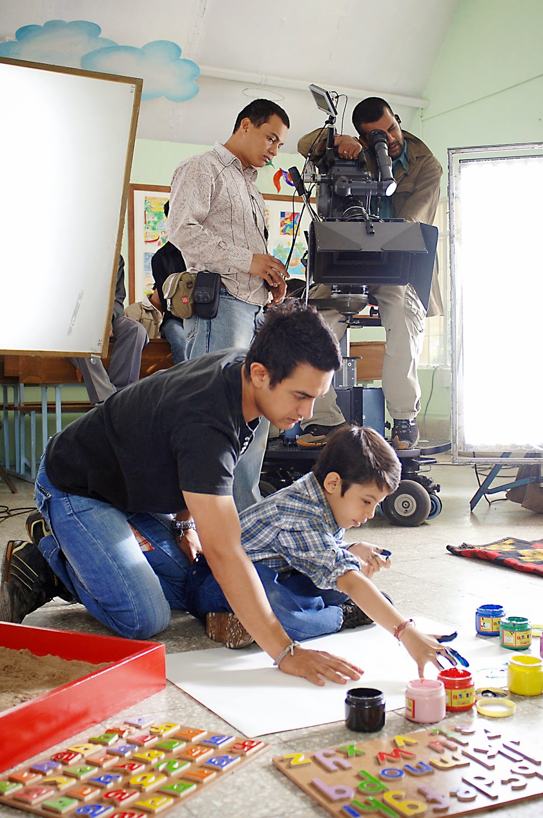 Empty Spaces | soizaV soçapsE