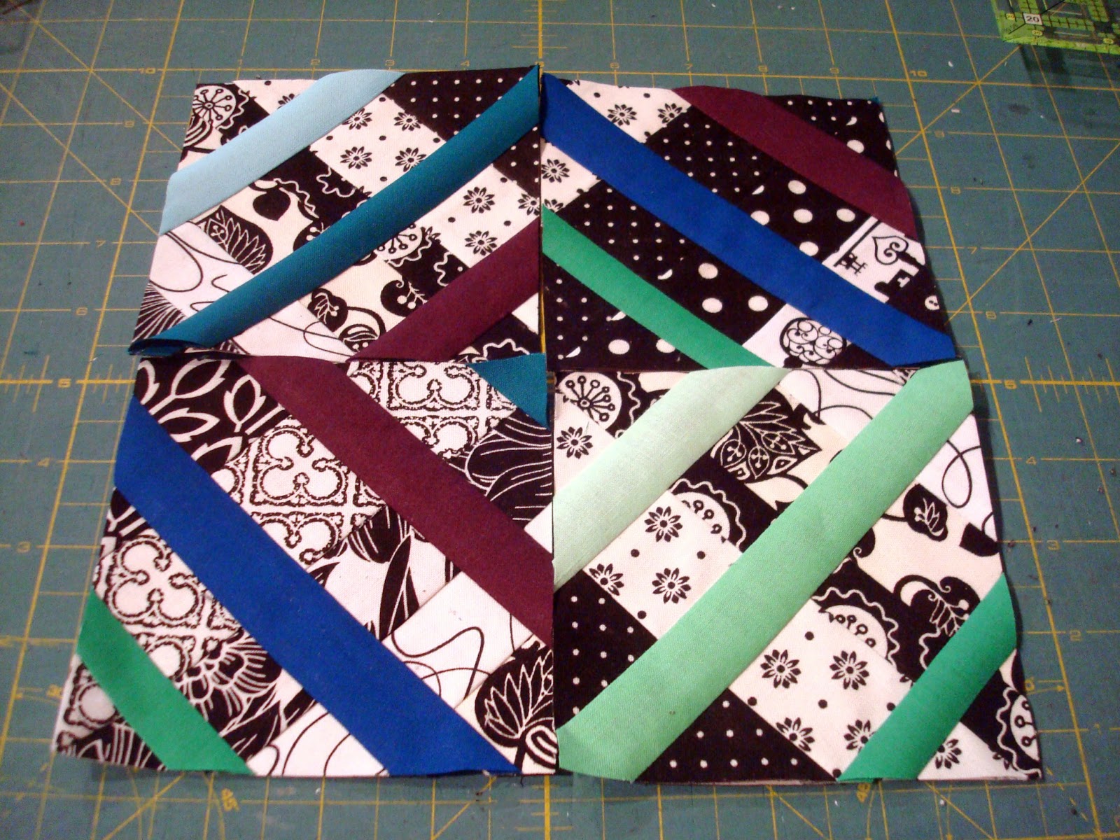 Qreative Quilts: Fractured Blocks