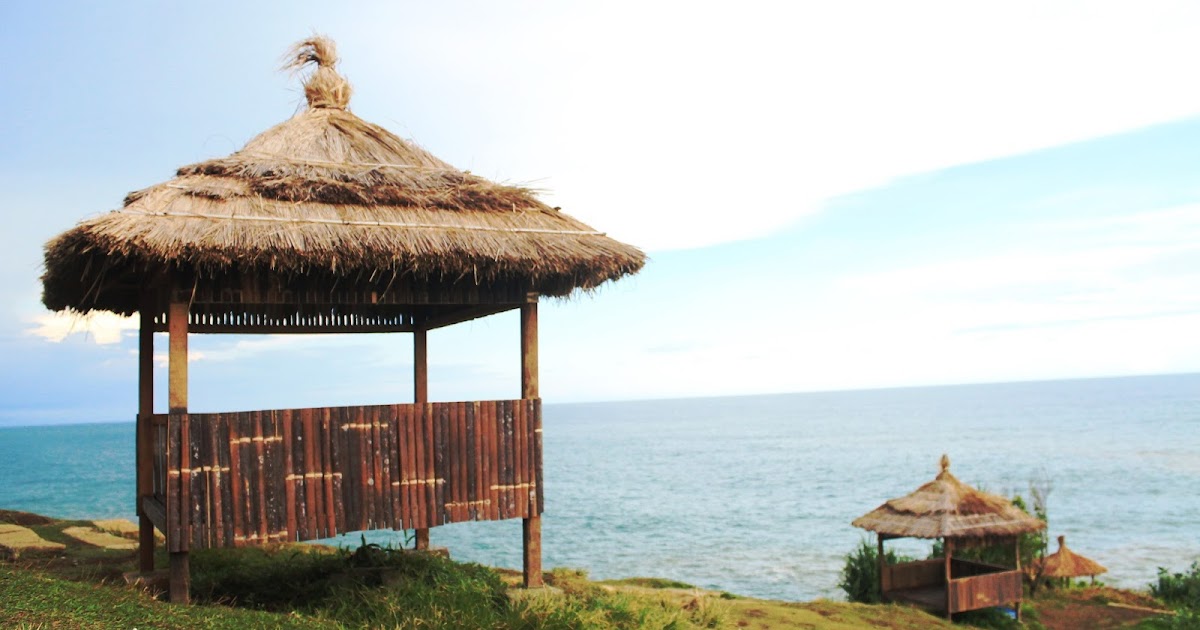 Gazebo Pantai Menganti - Kebumen - Foto Travelku