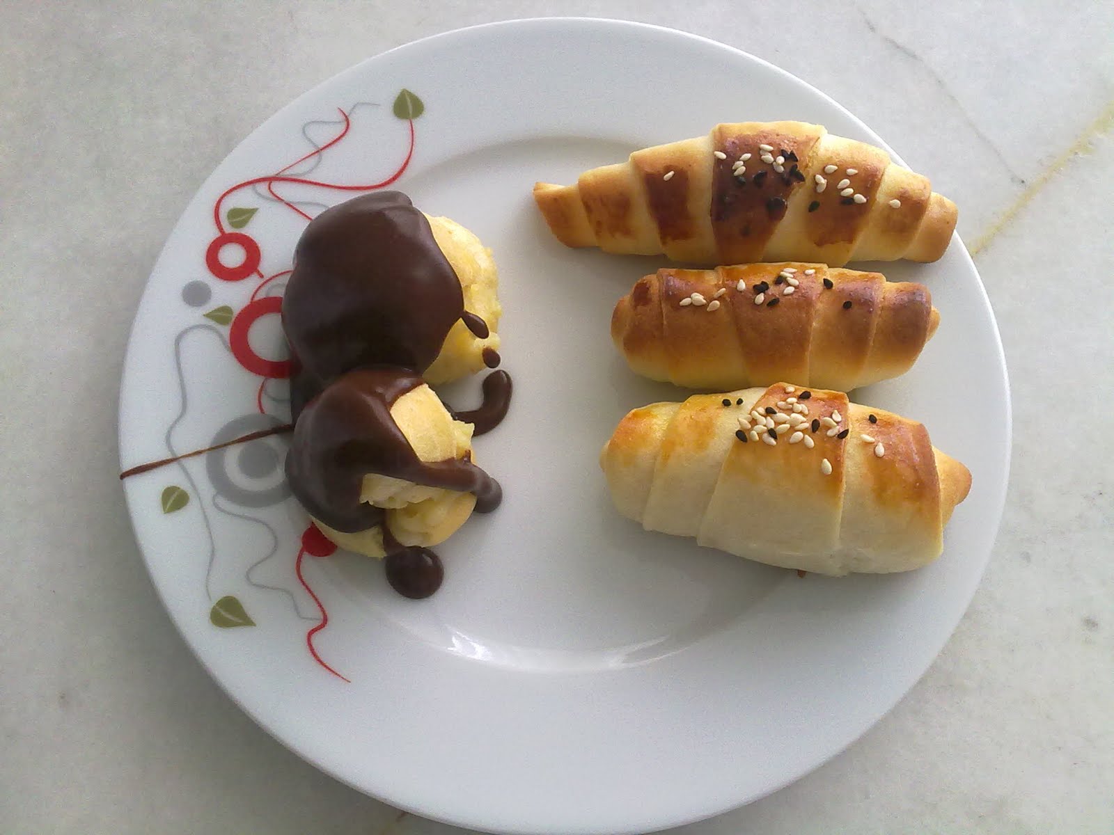 ...esmer güzeli,mayalı poaça ve susamlı poaça...