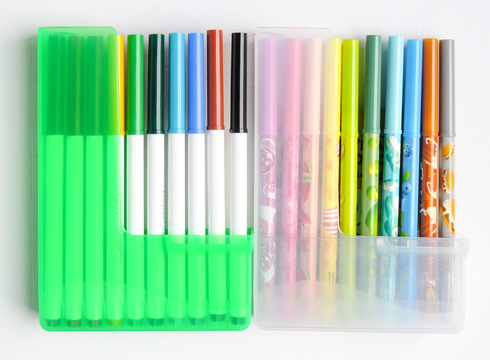 20 Count Crayola Dynamic Duos Super Tips Markers: What's Inside the Box ...