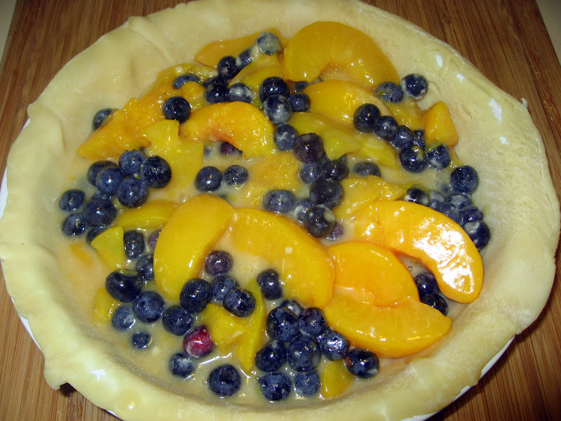 Peach and Blueberry Polka Dot Pie Tutorial - The Virtuous Wife