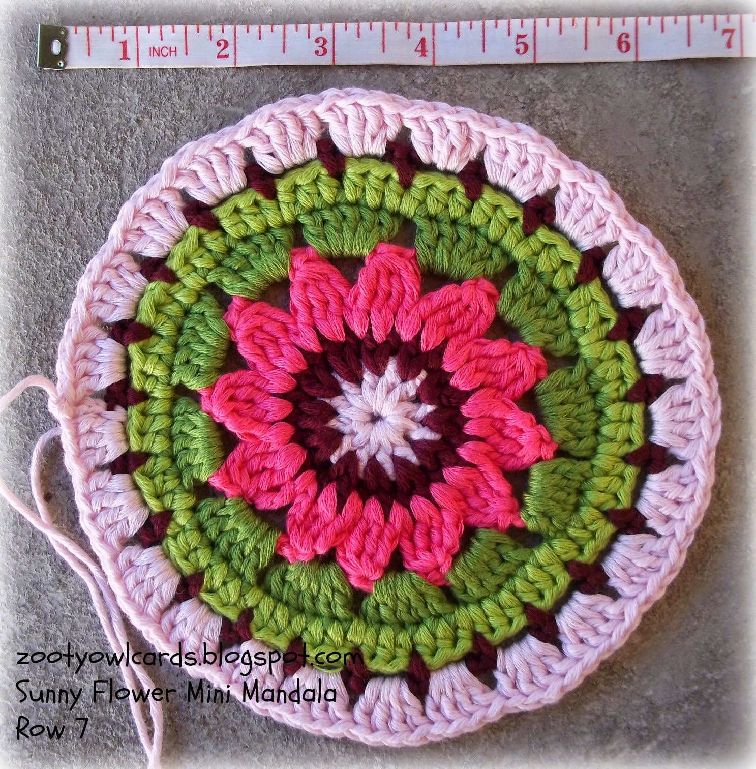 Zooty Owl's Crafty Blog: Sunny Flower Mini Mandala