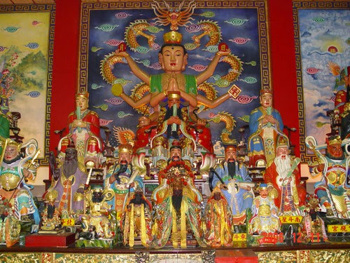 SERBA SERBI TRIDHARMA: DOU MU DAN JIU HUANG YE