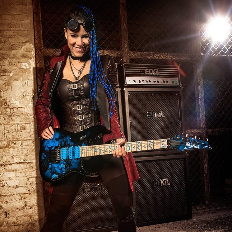Entrevistamos a JEN MAJURA, nueva guitarrista de Evanescence - Metal Korner