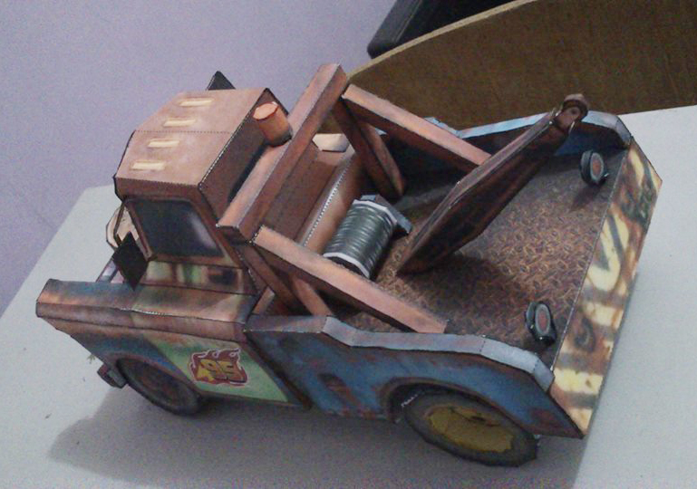 Wongday Papercraft: Tow Mater Papercraft
