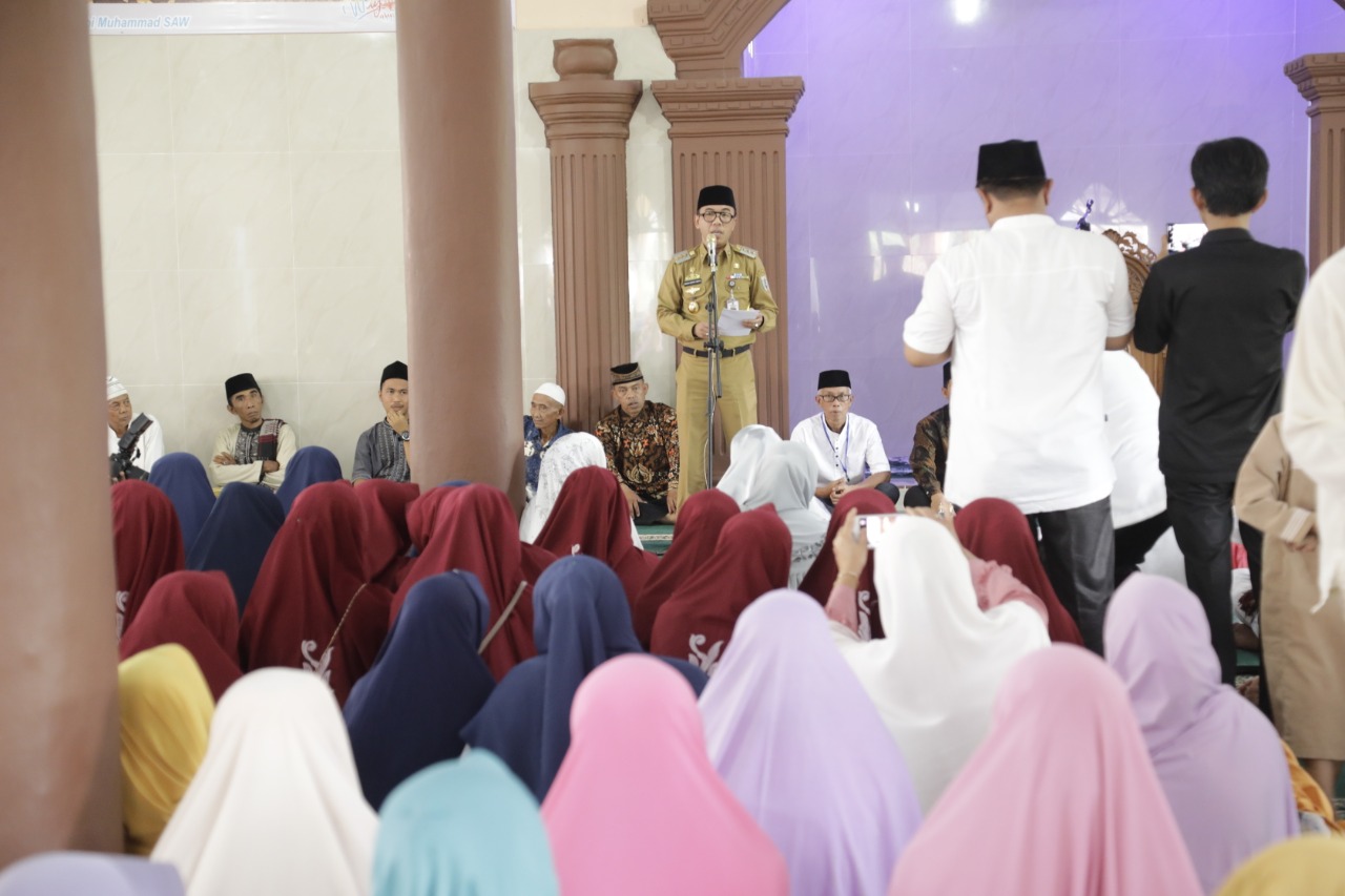 Bupati Raden Adipati Surya Hadiri Pengajian Akbar Dan Istighozah Di