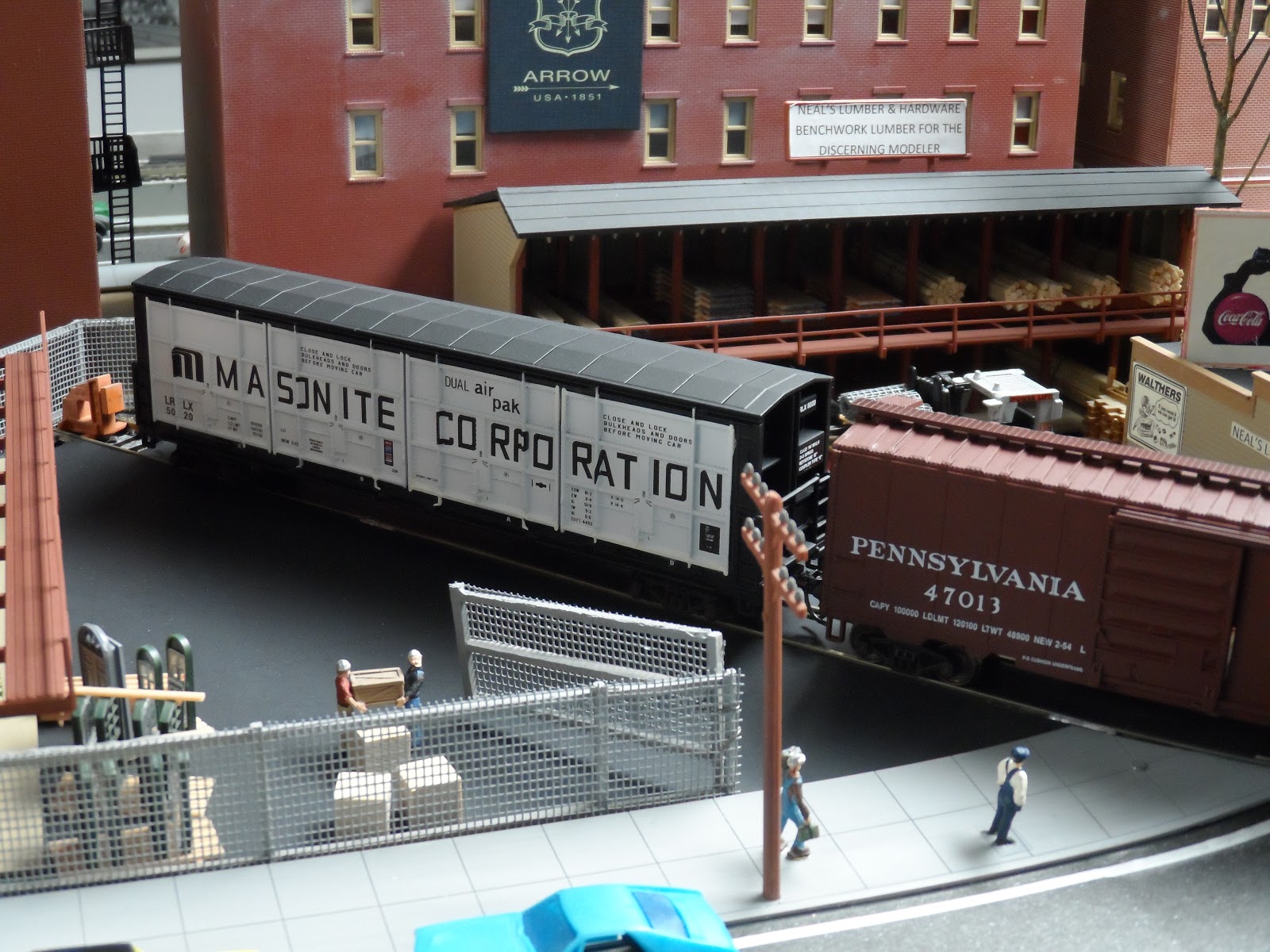 New York Central Train Layout: Masonite Corporation Thrall All Door Boxcar