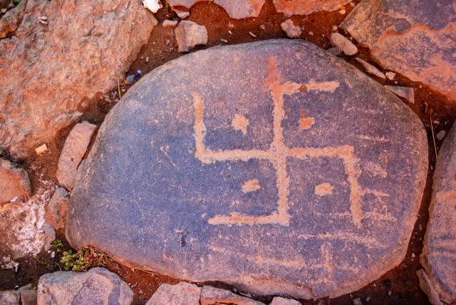 Descubren que la esvástica es prearia y tiene 11.000 años de antiguedad ...