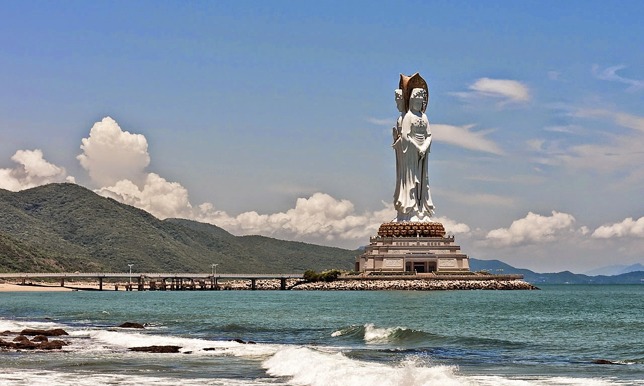 Fieggentrio: Enorme monumenten: Sanya’se Guanyin der Zuidelijke Zee (China)