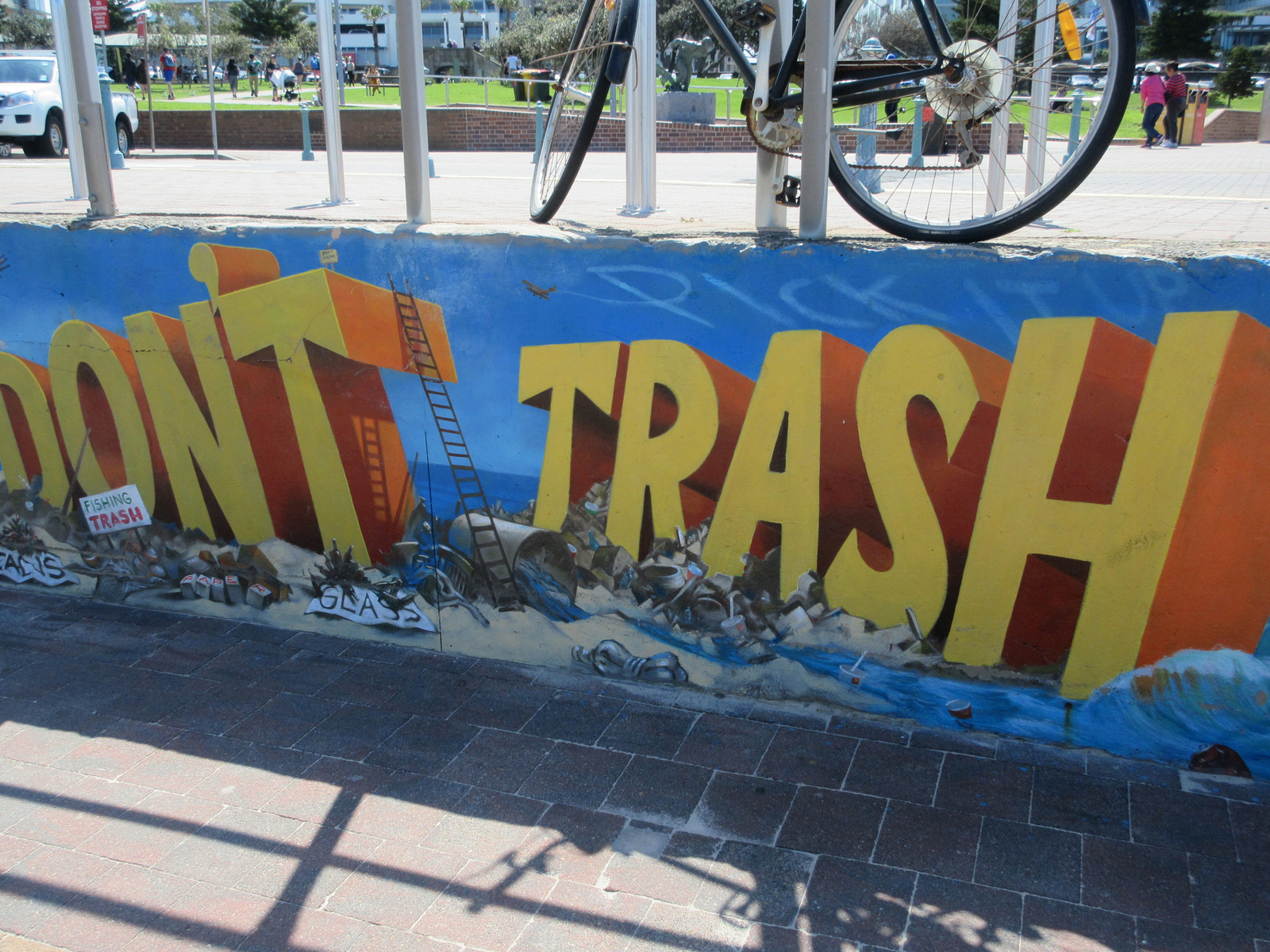 COLOURFULWORLD: Monday Murals - Recycle - Bondi IV