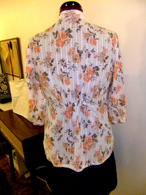 Trumbelina Sews: Pattern Review: Simplicity 3786 – A Pintuck shirt