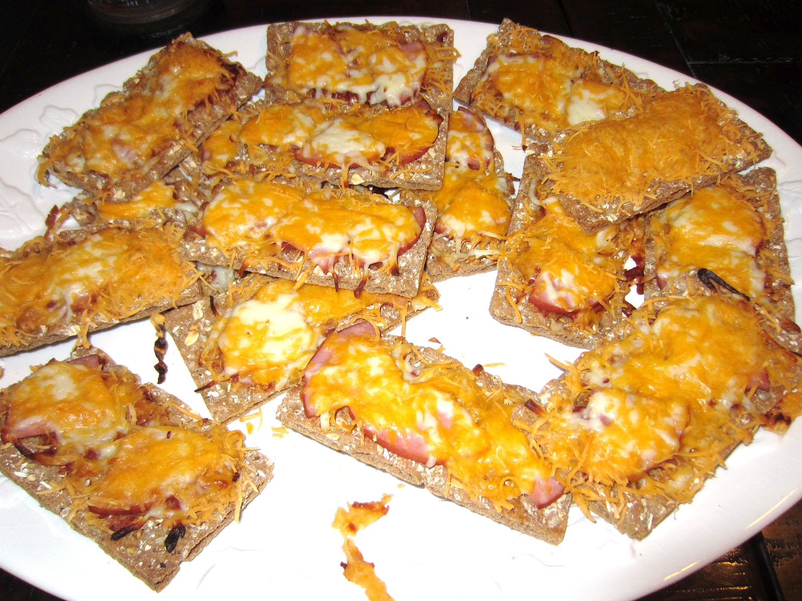 Pizza Freak: Garlic Cheese Pizza; Cracker Pizzas; Pineapple Mojito