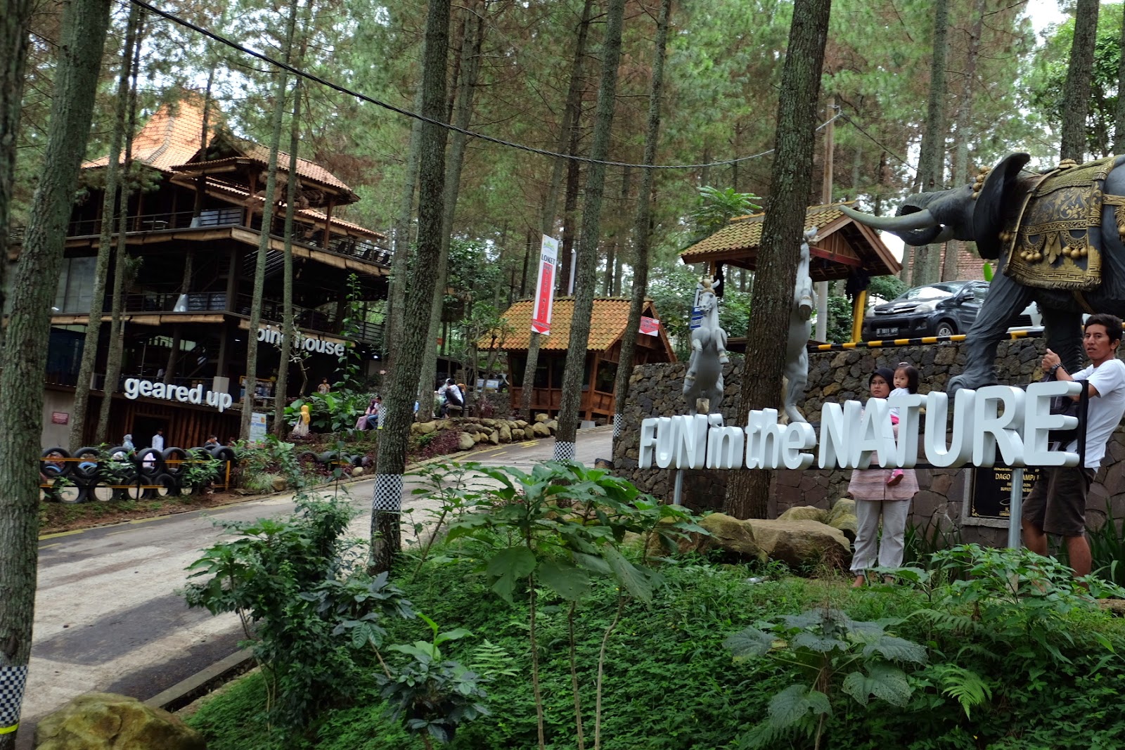 Kiddos' Travel Stories: Dago Dream Park: Liburan Keluarga Seru di Bandung