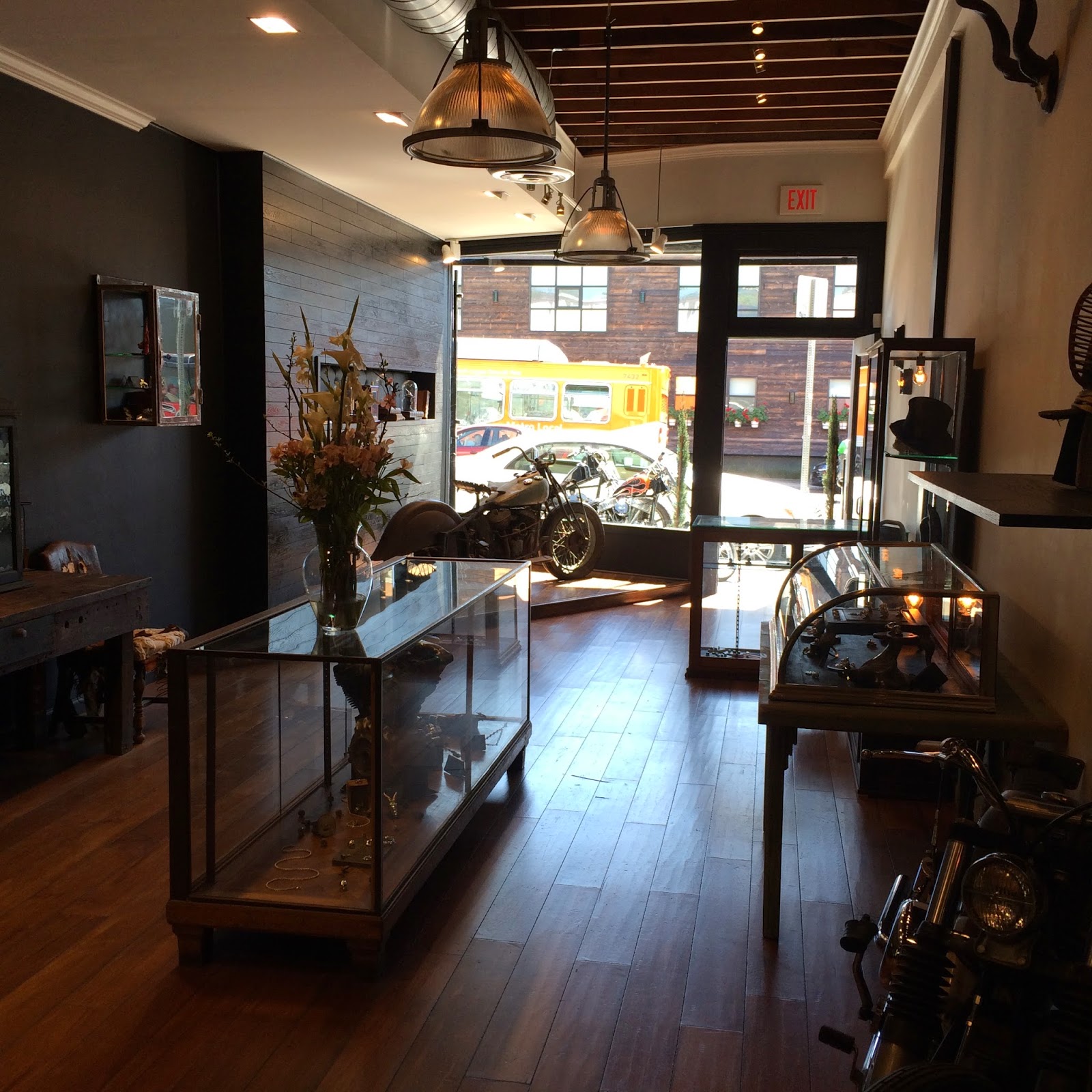 DicE Magazine: Mini Shop Tour.