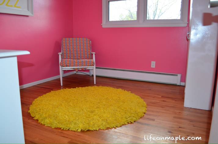 LifeOnMaple: DIY Fleece Area Rugs
