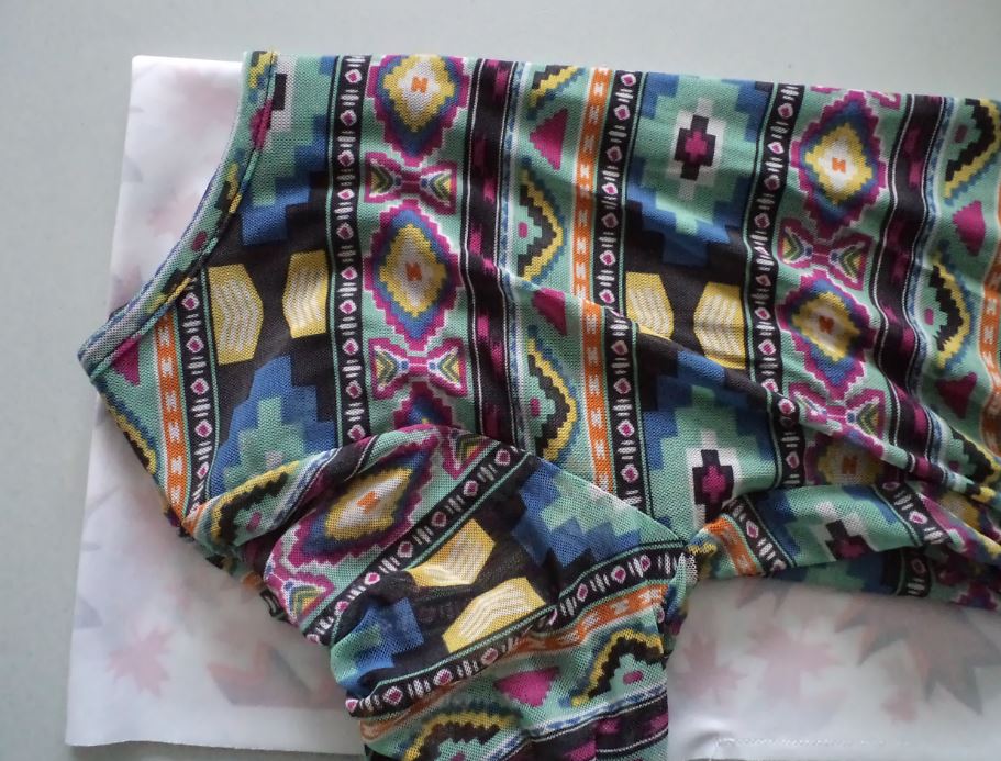 eSheep Designs: Quasi-Tutorial: Quick Sew Crop Top