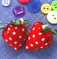 Totally Tutorials: Tutorial - How to Make a Fabric Strawberry