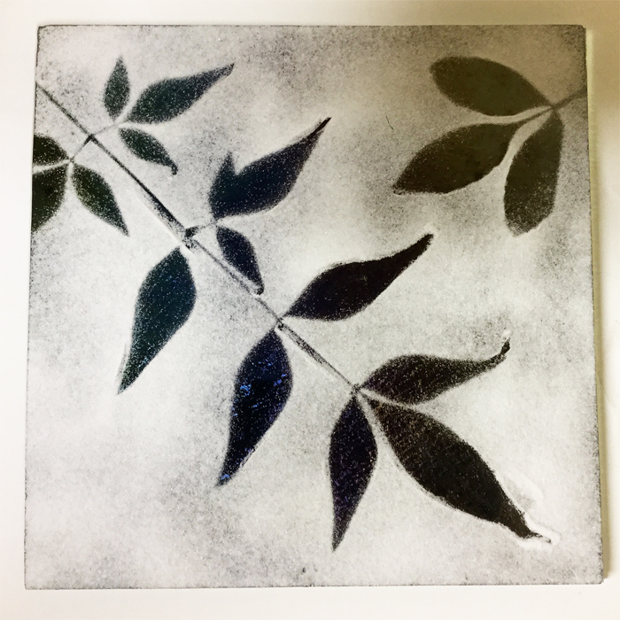 Rose Mary's Clay: SIFTING POWDER ON GLASS PLATES