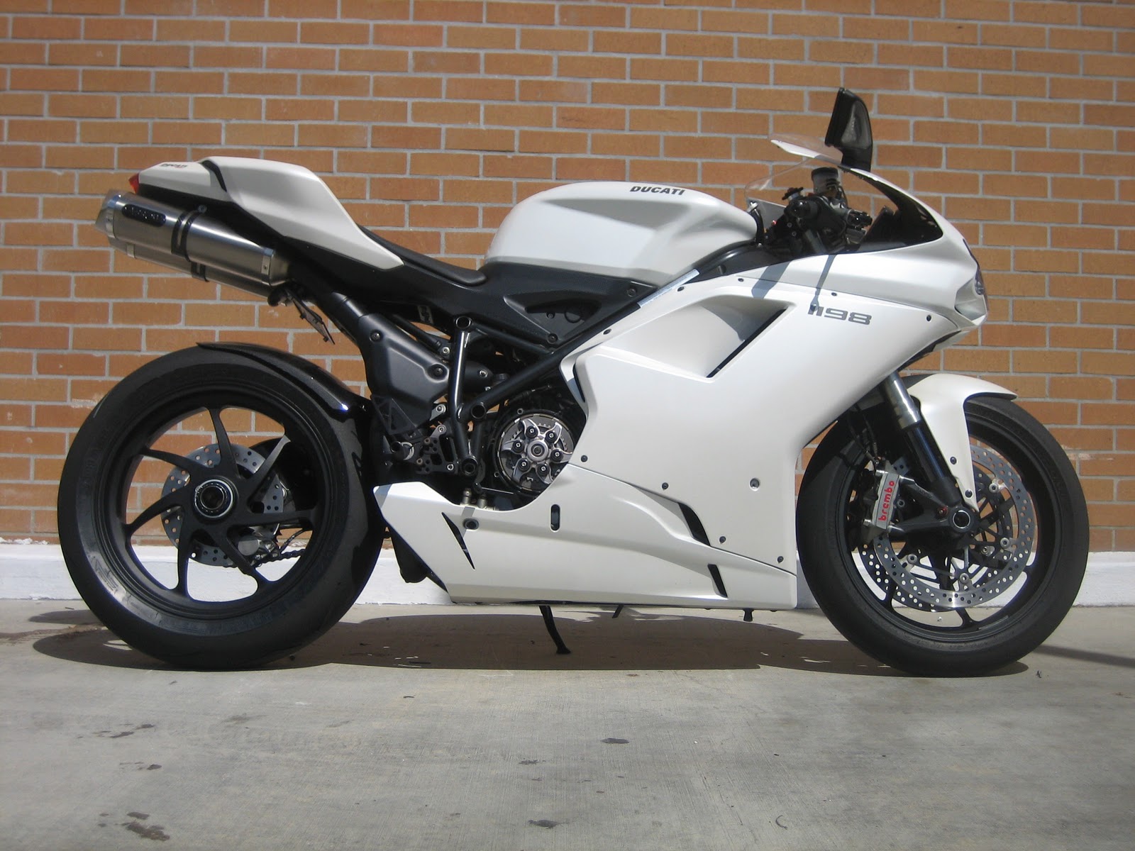 The Becoming of a Ducatista: Building a true Superbike for the Street