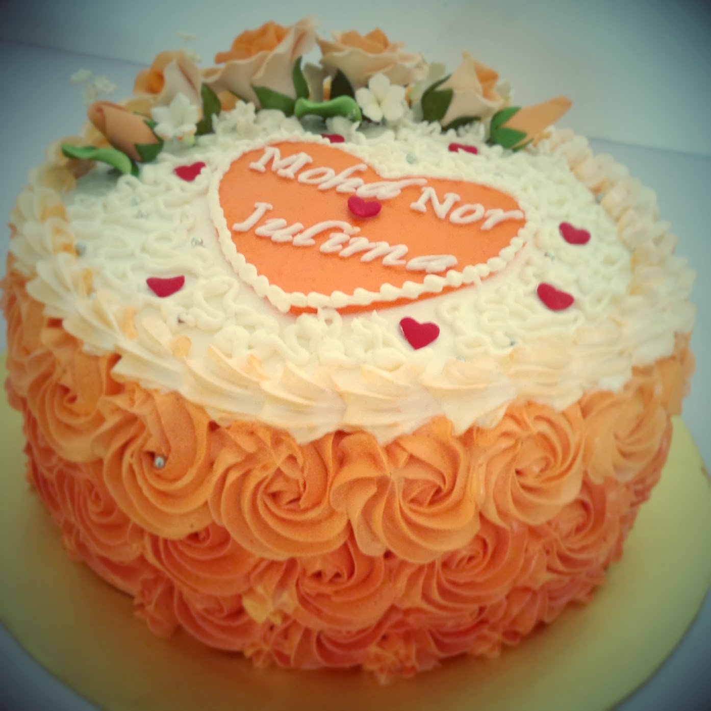 ninie cakes house: Peach and Blue Hantaran cake! Red Velvet cake!