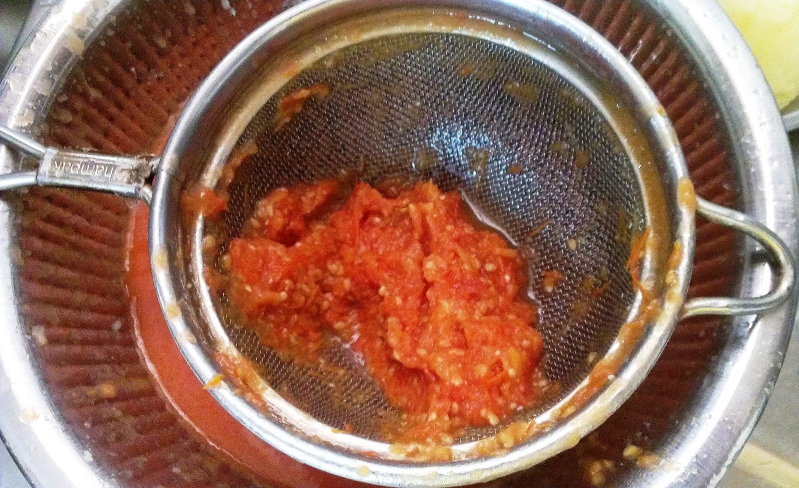 Veggiesome: How to make tomato puree