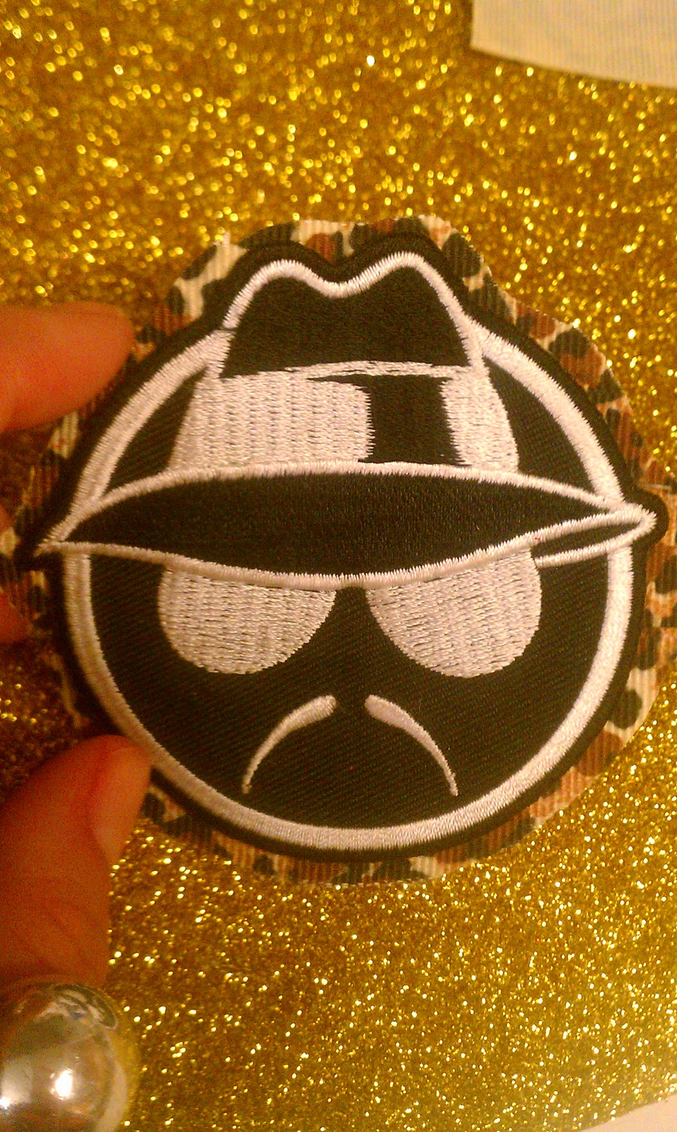 Gee Whiz Design: GEE WHIZ TUTE! PATCHES! We NEED Stinking PATCHES!