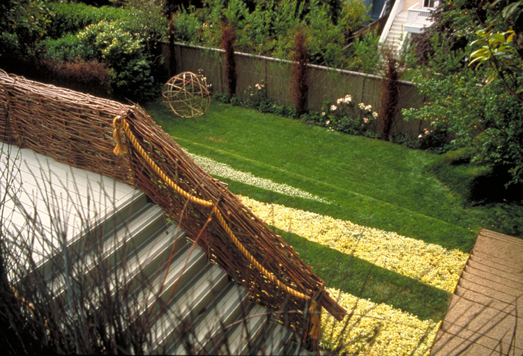 Woven Wattle Fences for Your Garden