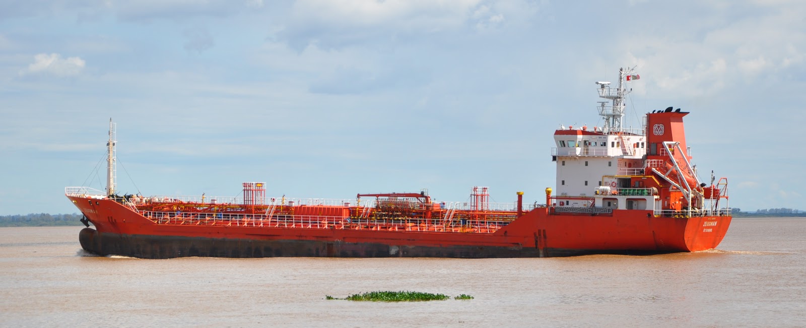 VCV ESTEIO: Navio-tanque “Zeugman” chega em Rio Grande vindo da Argentina.