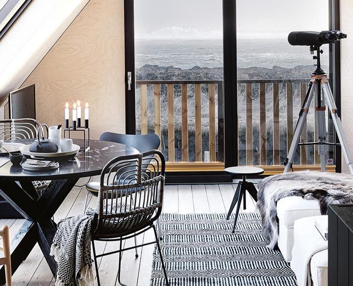 A contemporary barn in Iceland mixes Nordic elements with Japanese ...