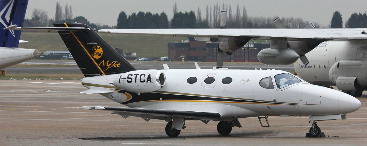 Birmingham Airport Photo Blog: Tuesday 7 February 2012 - MyJet Mustang ...