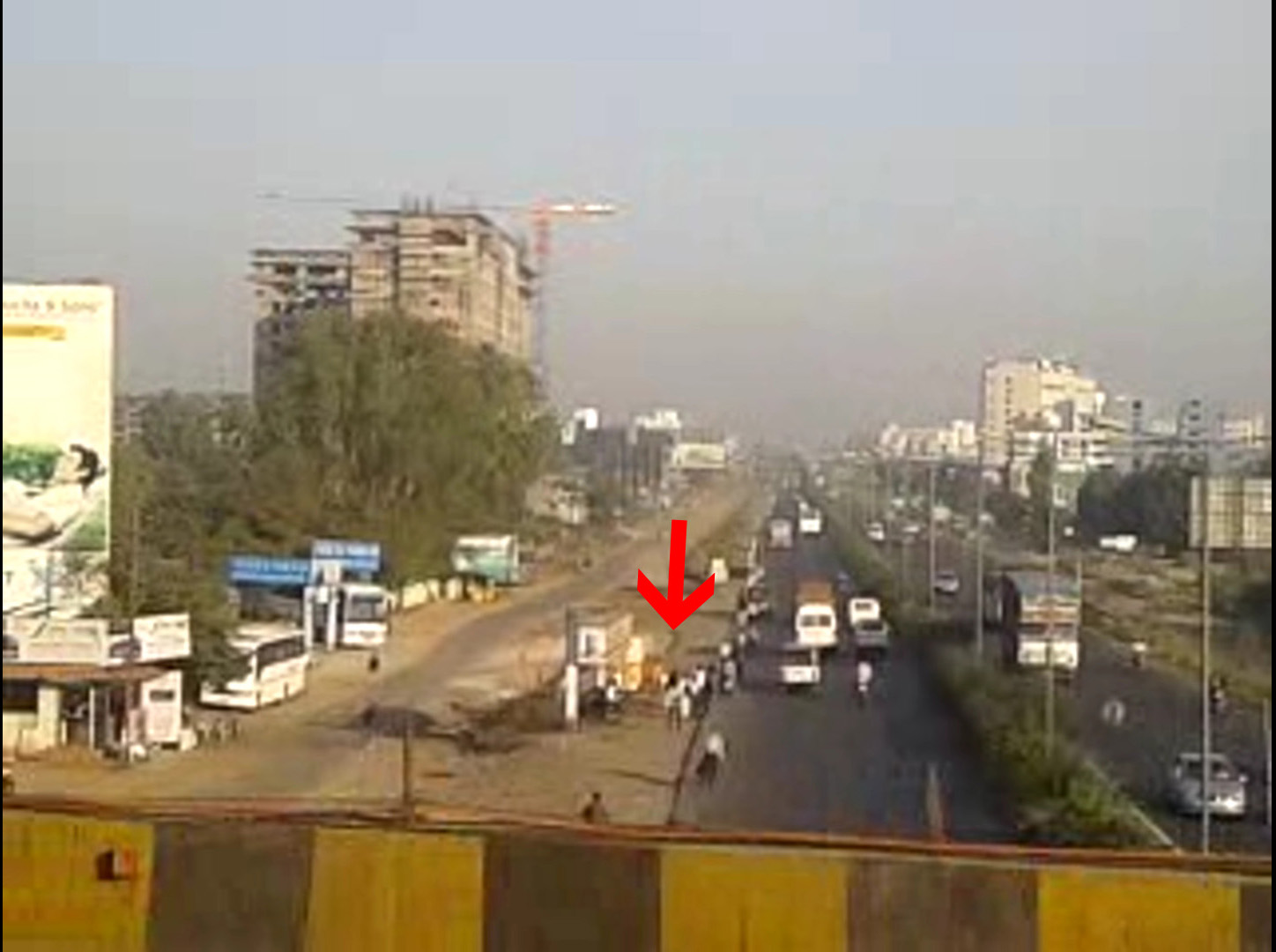 Hinjewadi Pune: Bus for Mumbai from Wakad Police Chawky Stop