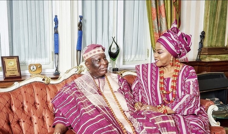 Maestro's Media: WHEN JUSTICE GEORGE OGUNTADE & WIFE VISITED THE QUEEN ...