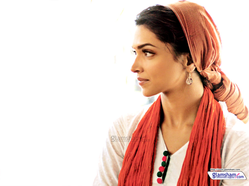 Wallpapers-Aarakshan starring Amitabh Bachchan, Saif Ali Khan, Deepika ...