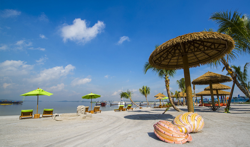 Enjoying holidays in JB places!!: Country Garden Danga Bay