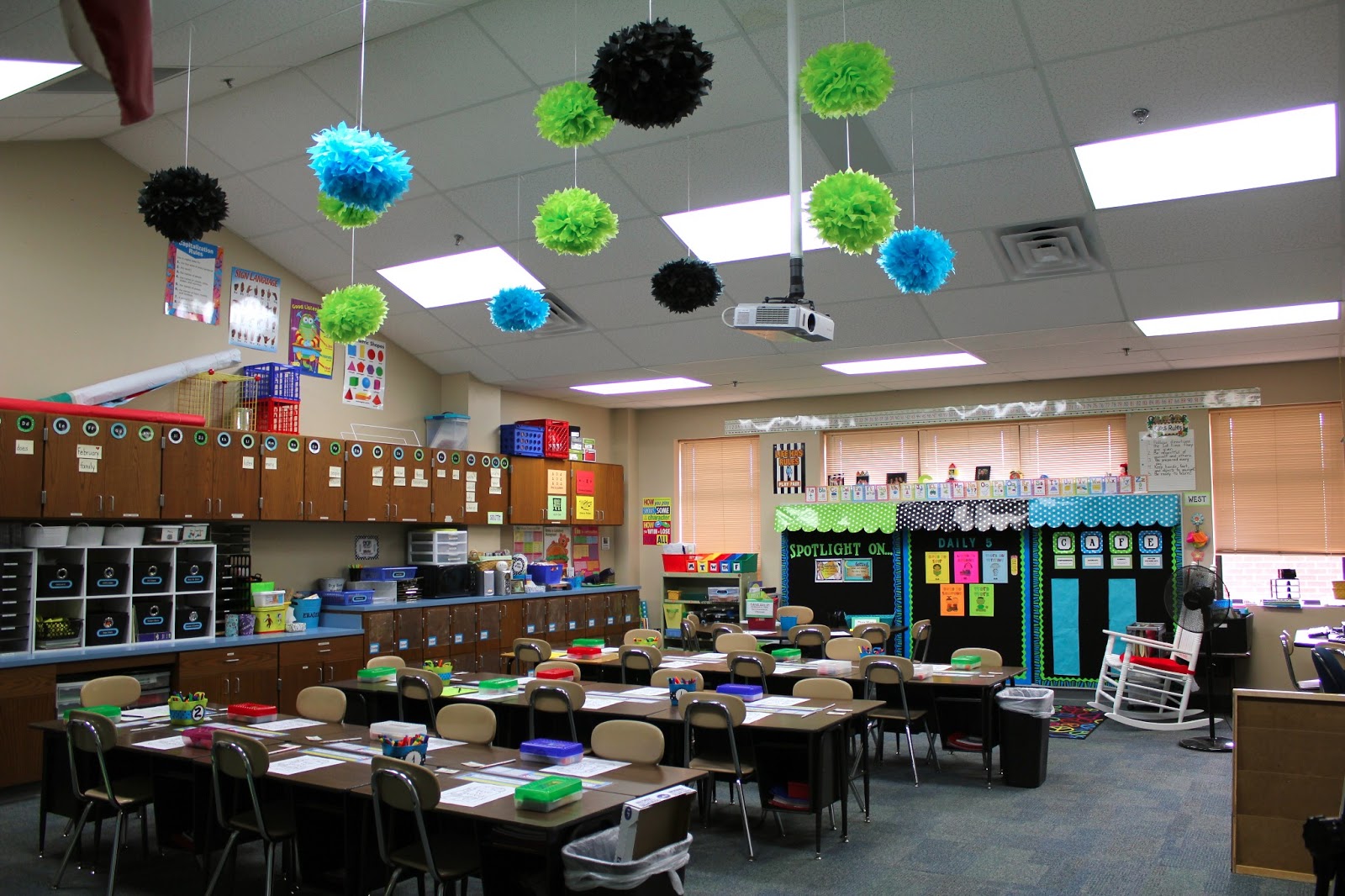 Teach On.: Top Ten Tuesday: Classroom Must Haves