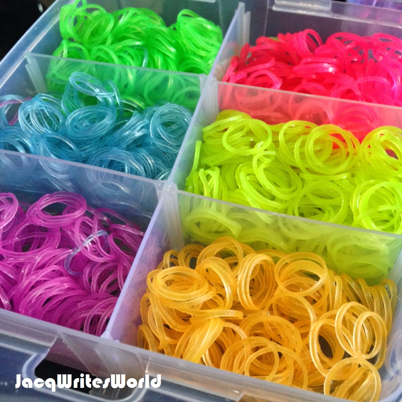 Creative Afternoon - Loom Bands in Technicolour