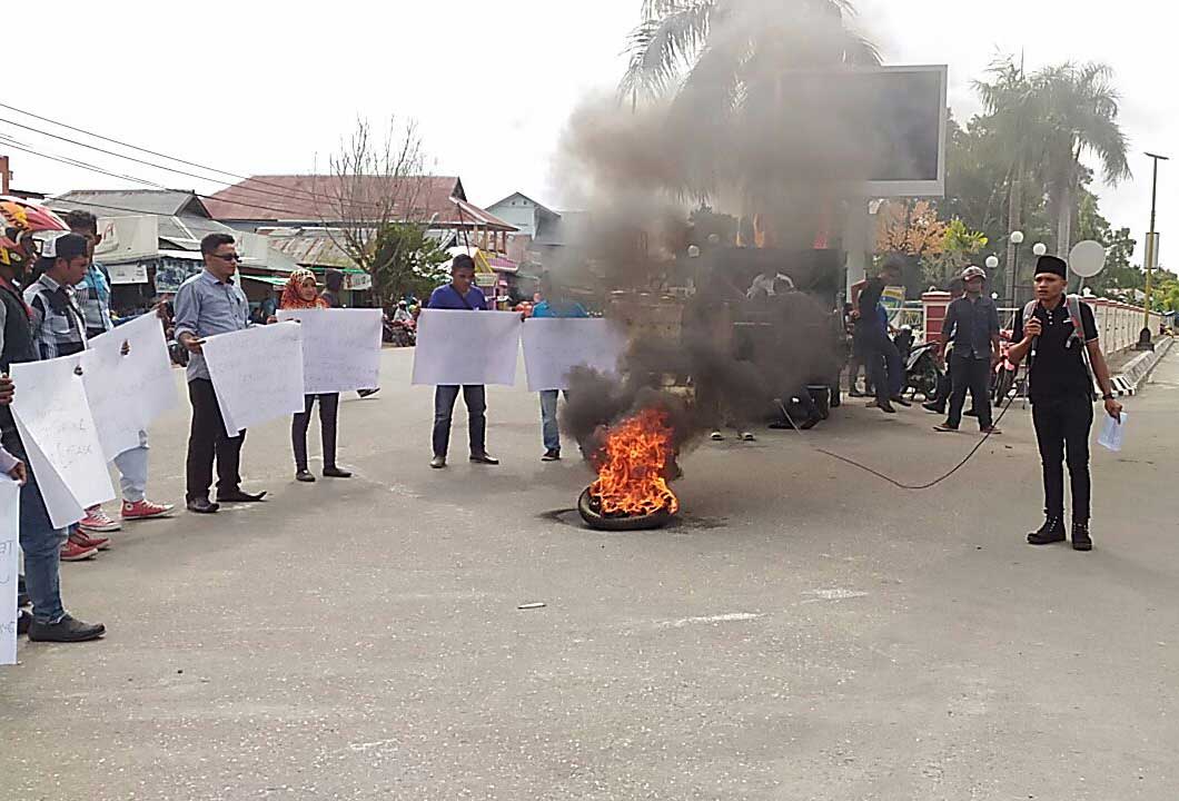 Gubernur Maluku Dan PT BPS Dituding Bohongi Warga Buru - Maluku Post
