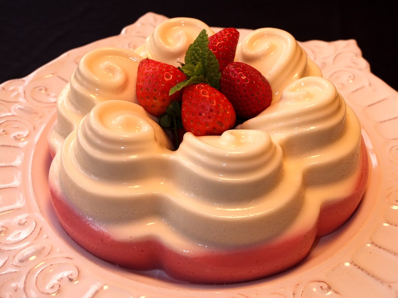 Cocinando con Lola García: Flan de fresas con nata