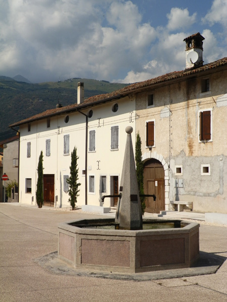 unosguardoavantiold: Castello d'Aviano - Marsure