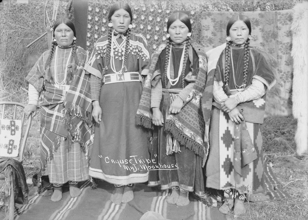 White Wolf : Stunning Portraits of Cayuse People From The Early 1900s